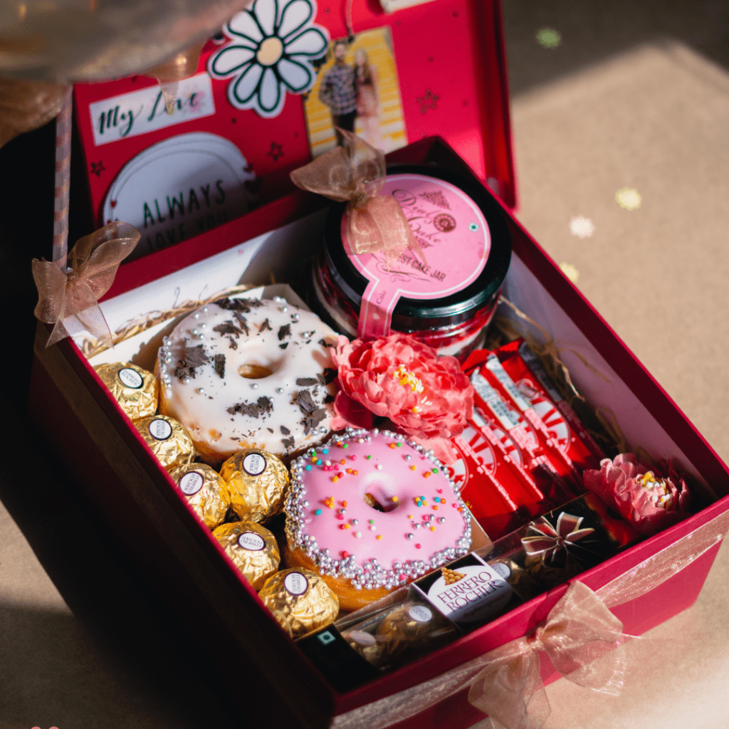 Sweet Tooth Hamper Box - Happening Hamper